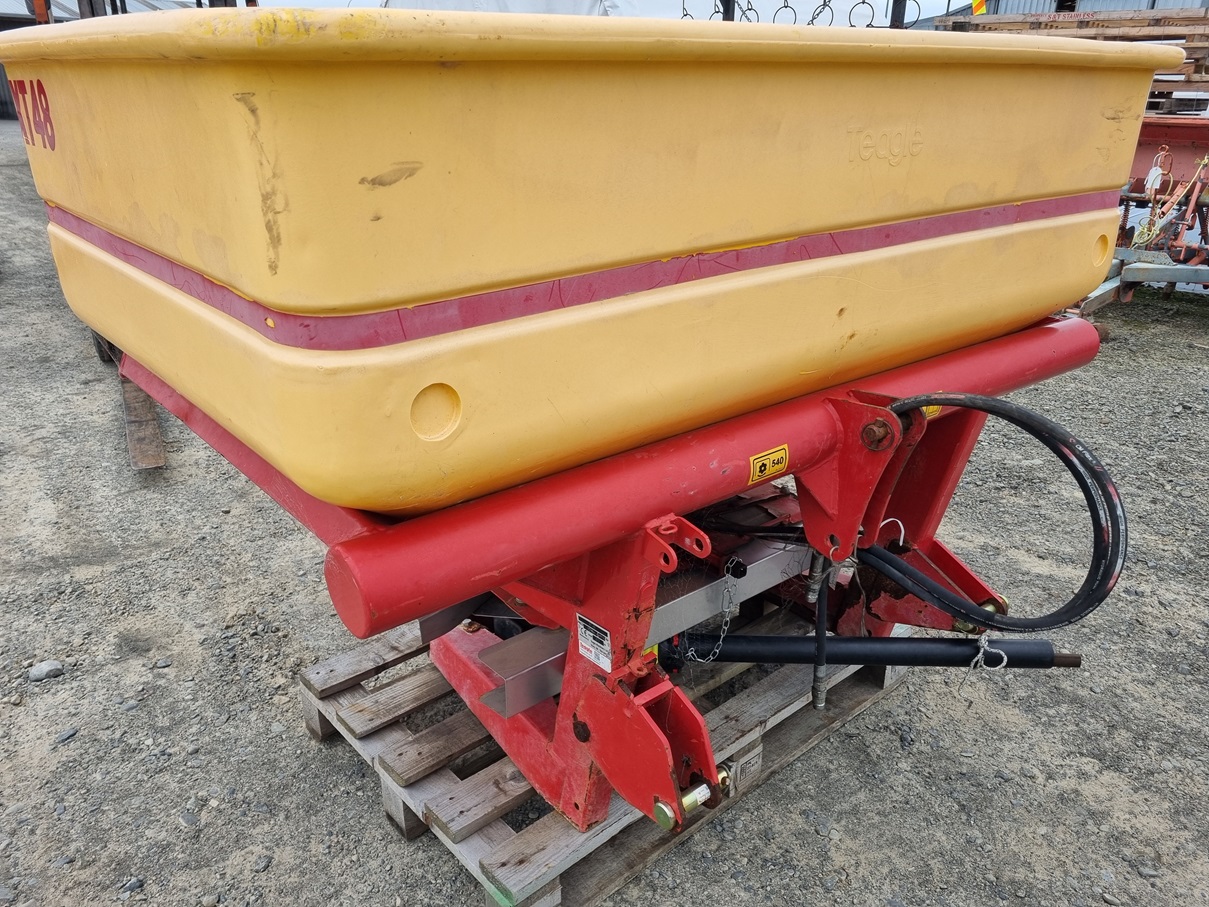 Teagle XT48 Twin Spinner Spreader | NC Equipment